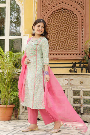 Women Clothing Collection | Buy Dresses for Women Online – Vari